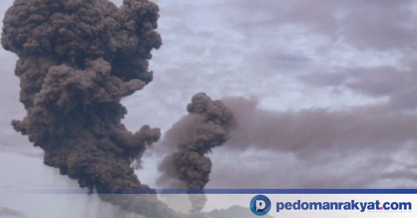 Waspada! Gunung Ibu di Maluku Utara Erupsi, Lontarkan Kolom Abu Setinggi 2 Kilometer