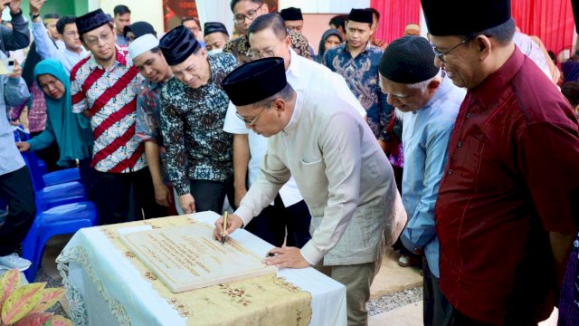 Danny Pomanto Resmikan Gedung Sekolah Tahfizhul Qur'an Darul Ulum ...